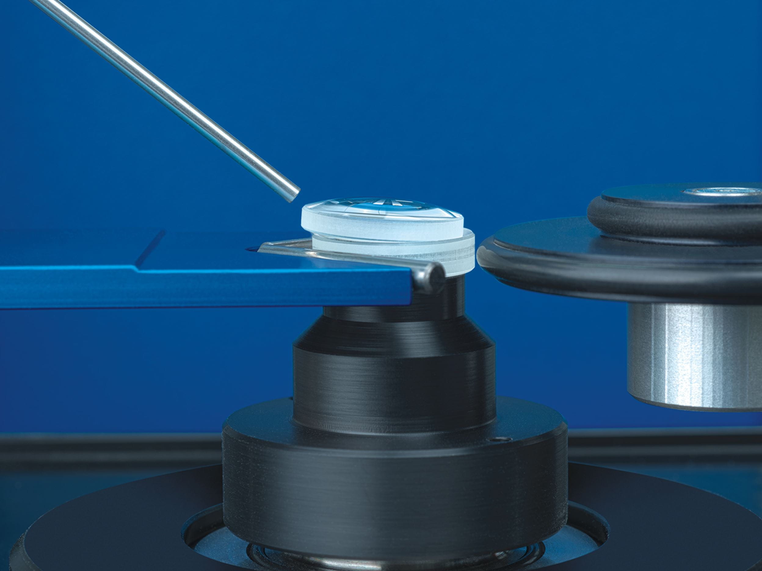 OptiCentric® - Lens centration and alignment | TRIOPTICS